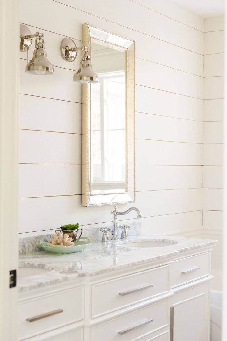 Sherwin Williams Extra White (SW 7006): Undertones, LRV & Comparisons
