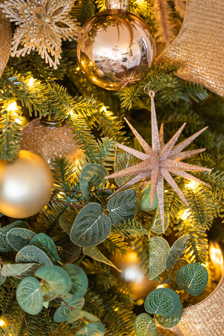 How to Decorate a Pretty Rose Gold Christmas Tree - Jenna Kate at Home